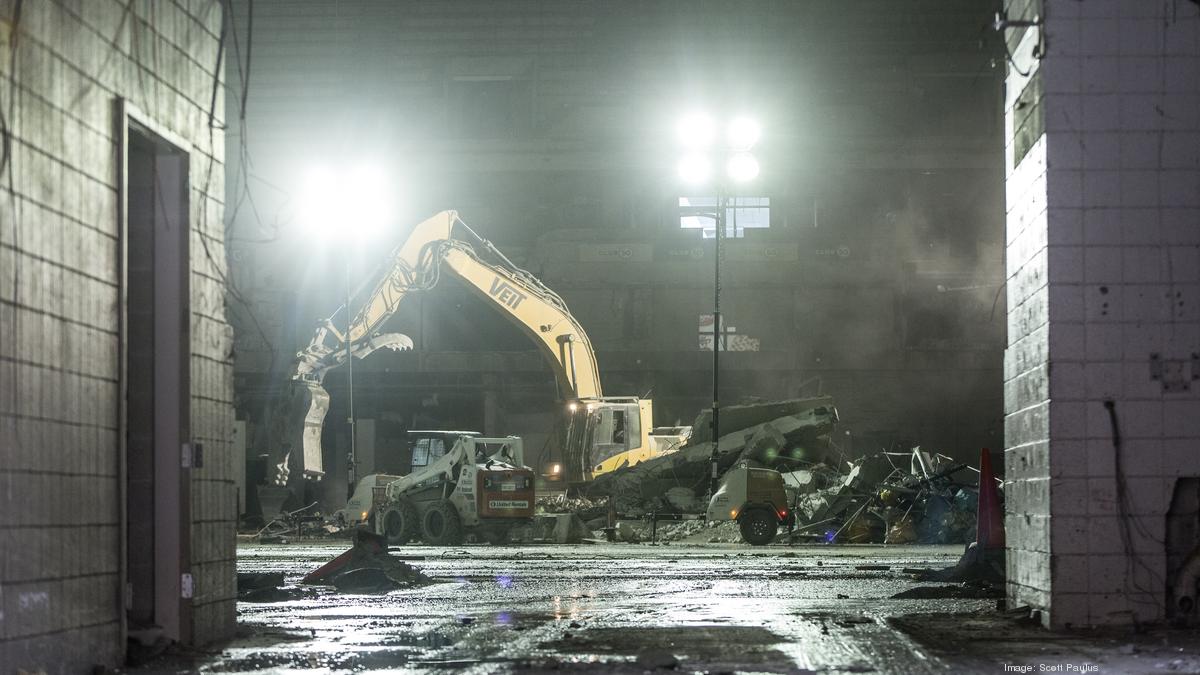 Bucks announce time for Bradley Center roof-demolition blast ...