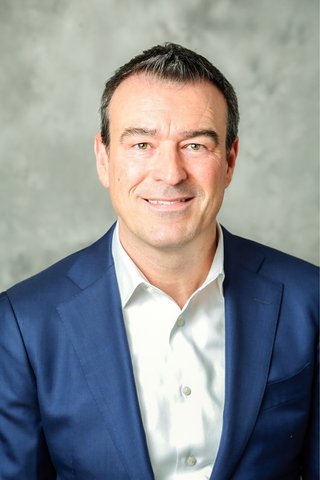 Wells Fargo taps JPMorgan Chase’s ranks for one of its most important ...