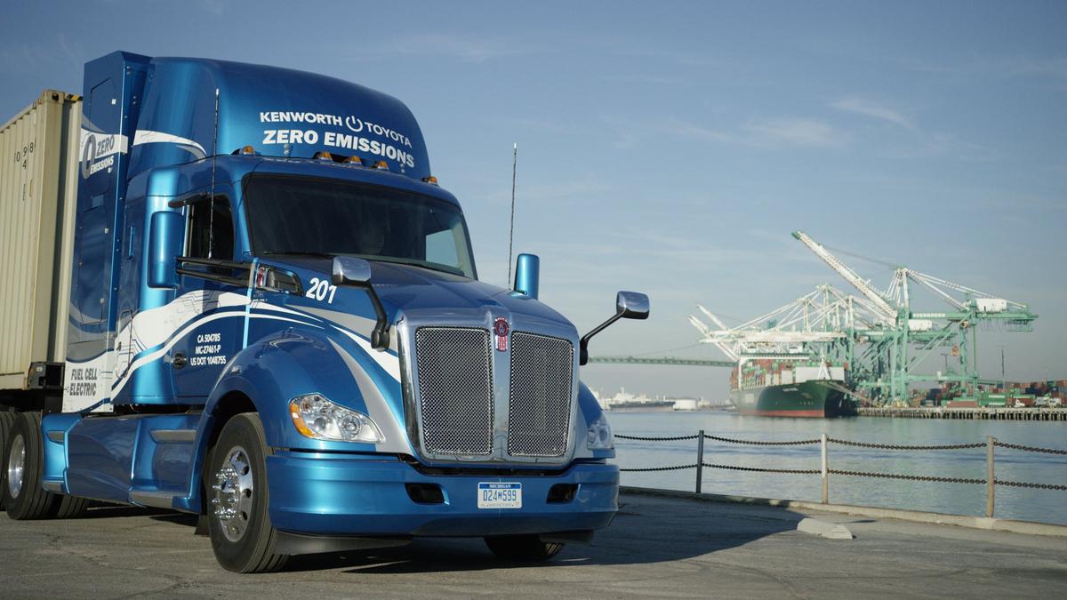 Paccar and Toyota unveil an electric Kenworth truck at CES - Puget ...