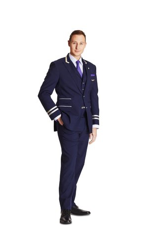 United Airlines employees ready to wear-test new uniforms - Chicago ...
