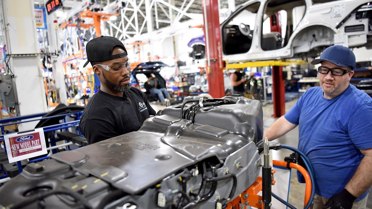 Ford adding 500 new jobs in Chicago - Chicago Business Journal