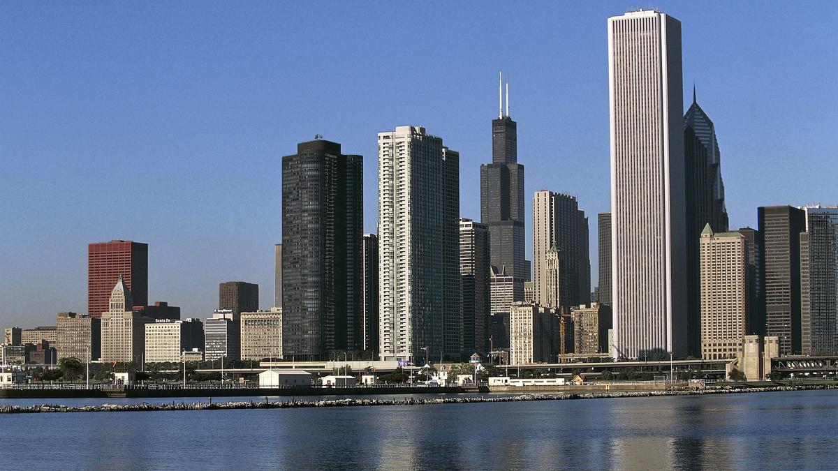 Chicago area gets top marks for social distancing, data firm says ...