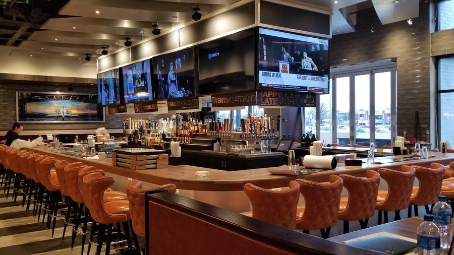 Virginia restaurants can once again serve patrons at bars - Washington ...