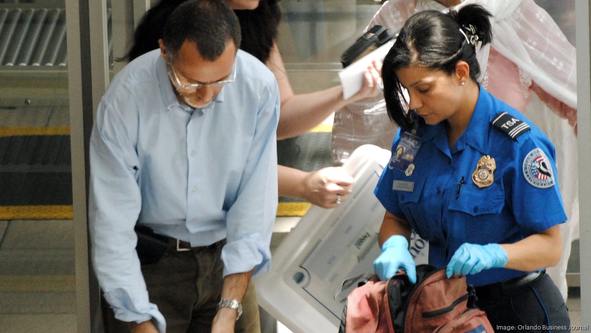Houston’s Bush Airport reopens TSA checkpoint before Thanksgiving ...