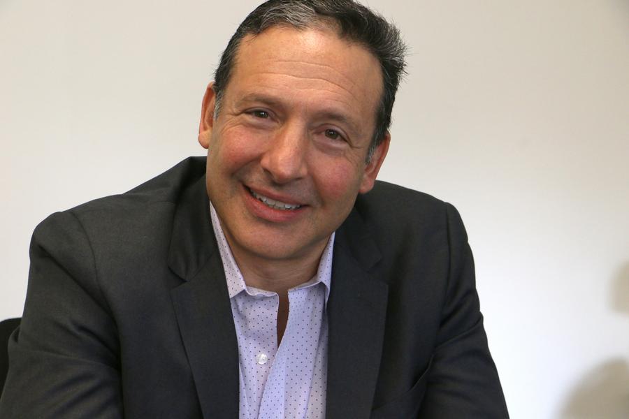 Dr. Dave Sanders, ZoomCare founder, debuts a hybrid AI-human doctor ...