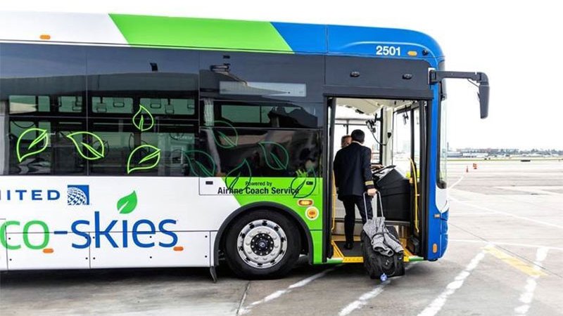 United Airlines rolls out eco-friendly employee buses in Los Angeles ...
