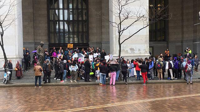 Pittsburgh students walk out of class, protest Antwon Rose verdict ...