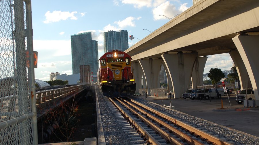 Florida East Coast Railway reconnects to PortMiami -- slideshow - South ...