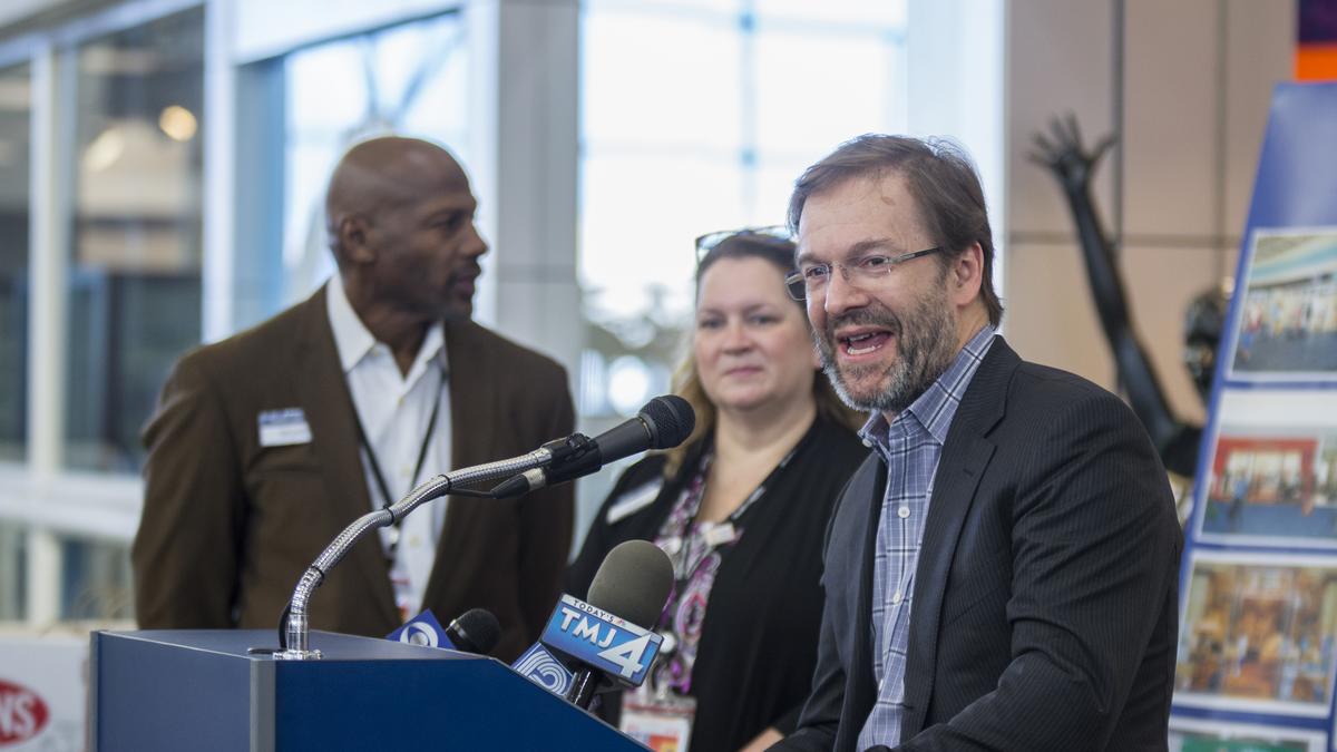 Chris Abele running for re-election as Milwaukee County executive ...