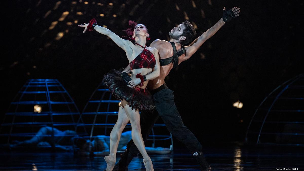 Cincinnati Ballet brings dance party to airplane hangar - Cincinnati ...