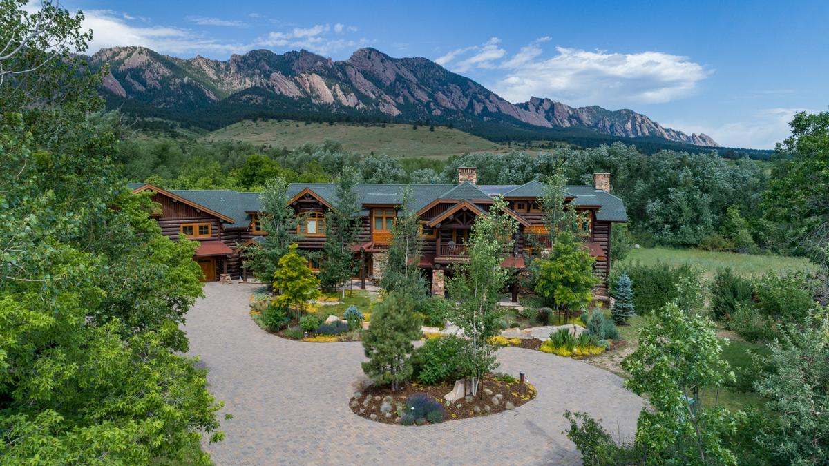 $6.5M Boulder County luxury log home has Flatiron views, handcrafted ...