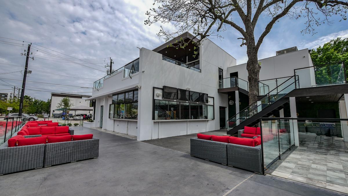 Carlos Palomo to open Axis & Alibi bar on Wabash Feed and Garden's ...
