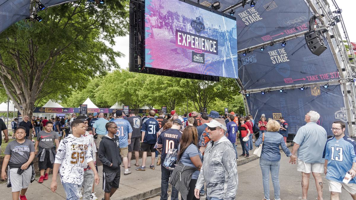 Slideshow: Go inside the NFL Draft's first day in Music City ...