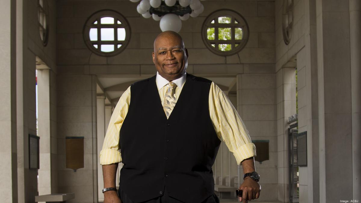 St. Louis Blues anthem singer Charles Glenn hits all the right notes ...