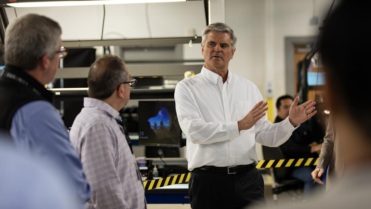 AOL founder Steve Case talks Silicon Valley, startups, self driving ...
