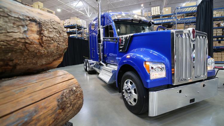 Paccar CEO delivers record profits before final shareholders meeting ...