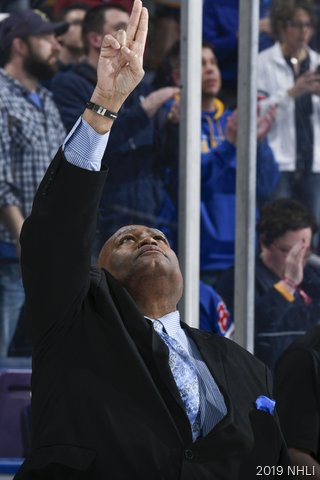 St. Louis Blues anthem singer Charles Glenn hits all the right notes ...