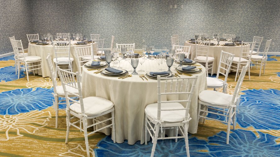 Slideshow: A look inside the revamped Waikiki Beachcomber by Outrigger ...