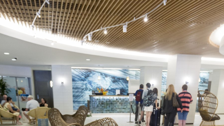 Slideshow: A look inside the revamped Waikiki Beachcomber by Outrigger ...