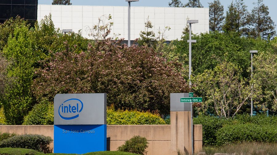 Intel reports record earnings, thanks to growing share of data ...