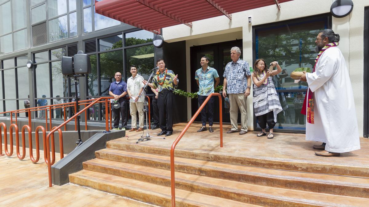 Stanford Carr opens Hale Kewalo affordable rentals near Honolulu's Ala ...