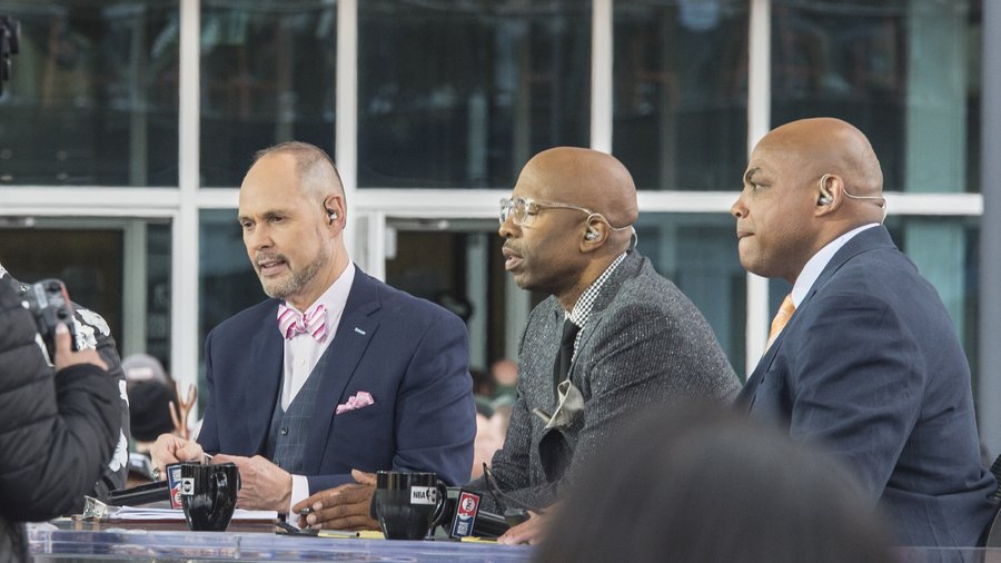 Bucks-Raptors easily win Milwaukee TV ratings game - Milwaukee Business ...