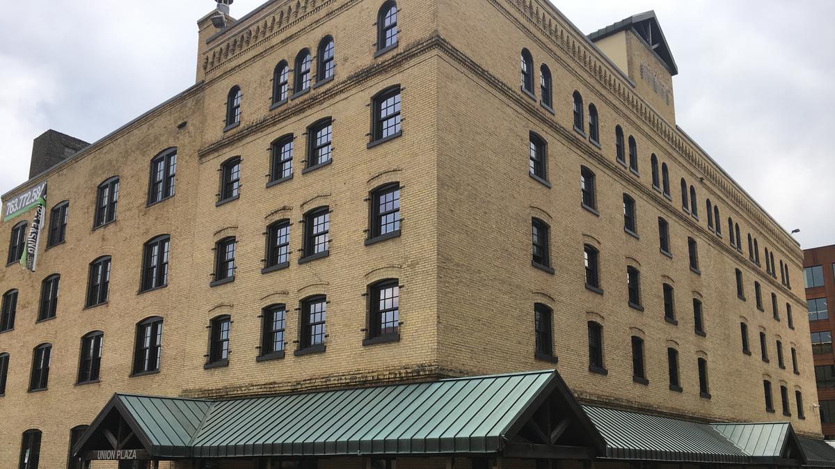 Water Street Partners buys Union Plaza office building in North Loop ...