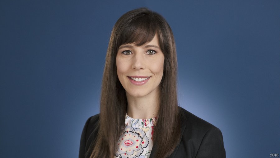 United Airlines names Sarah Murphy to lead United Express - Chicago ...