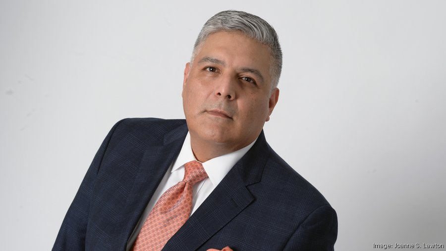 Jon Muñoz of Hilton honored - Washington Business Journal