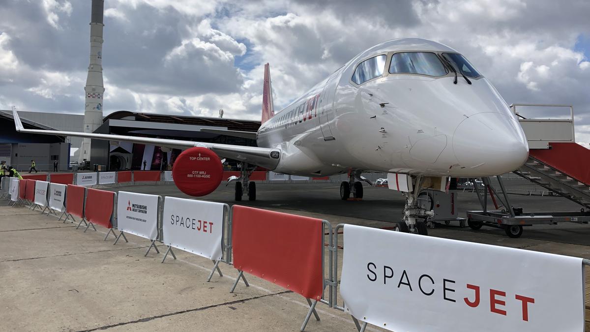 Mitsubishi SpaceJet faces new delays ahead of Boeing-Embraer ...