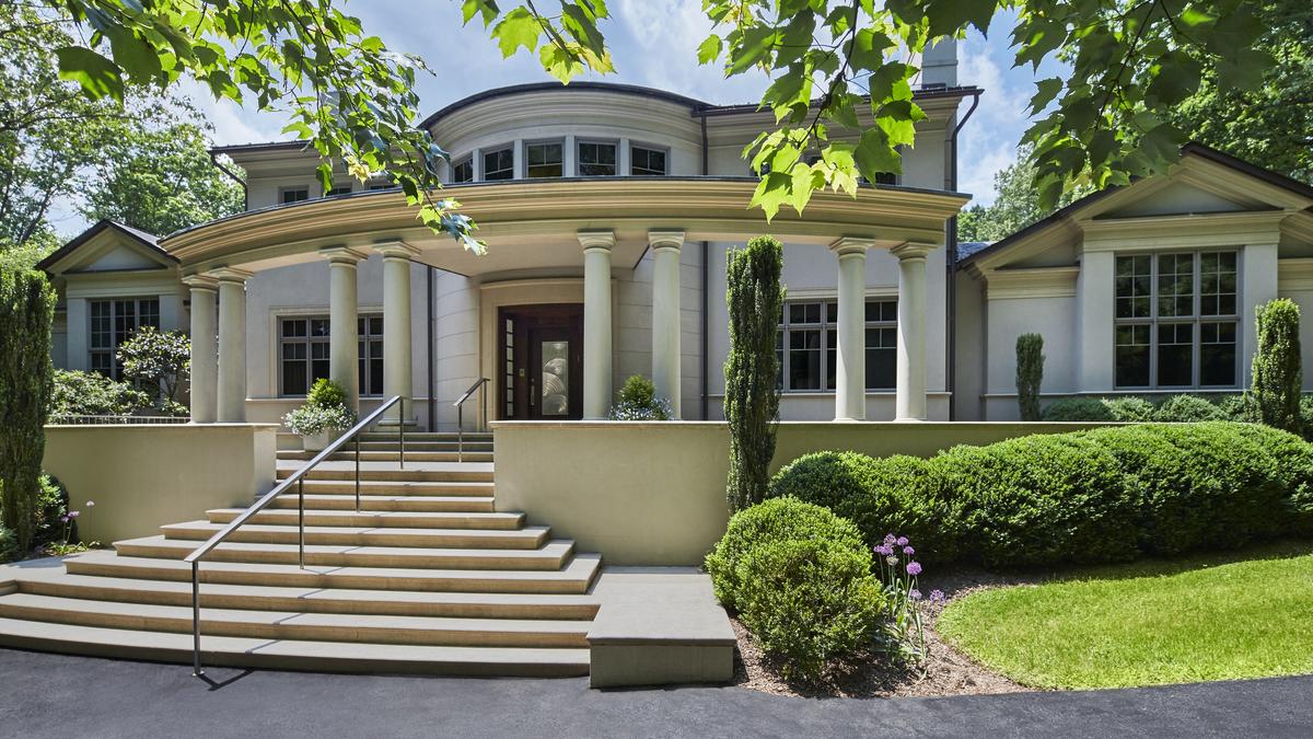Former Capital One executive Gary Perlin selling art deco-inspired home ...