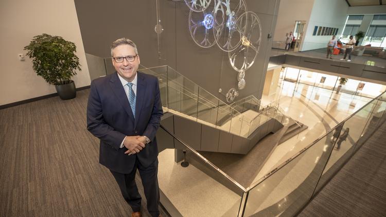 Profile: Charles Schwab CIO Dennis Howard leads huge tech team in ...