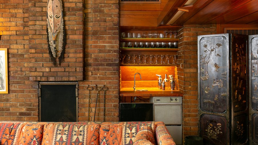 Frank Lloyd Wright-designed Sondern-Alder house - built-ins