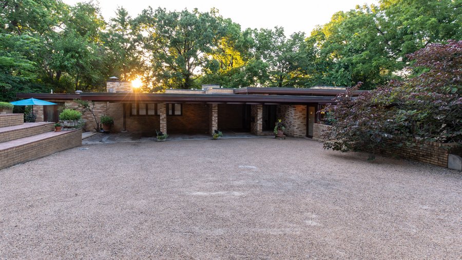 Frank Lloyd Wright-designed Sondern-Alder house - carport
