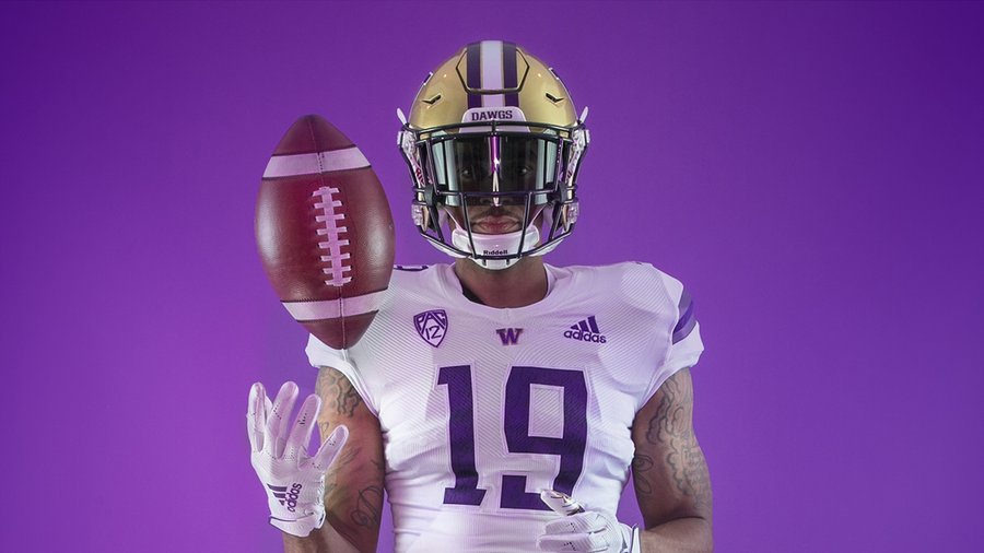 UW football uniform