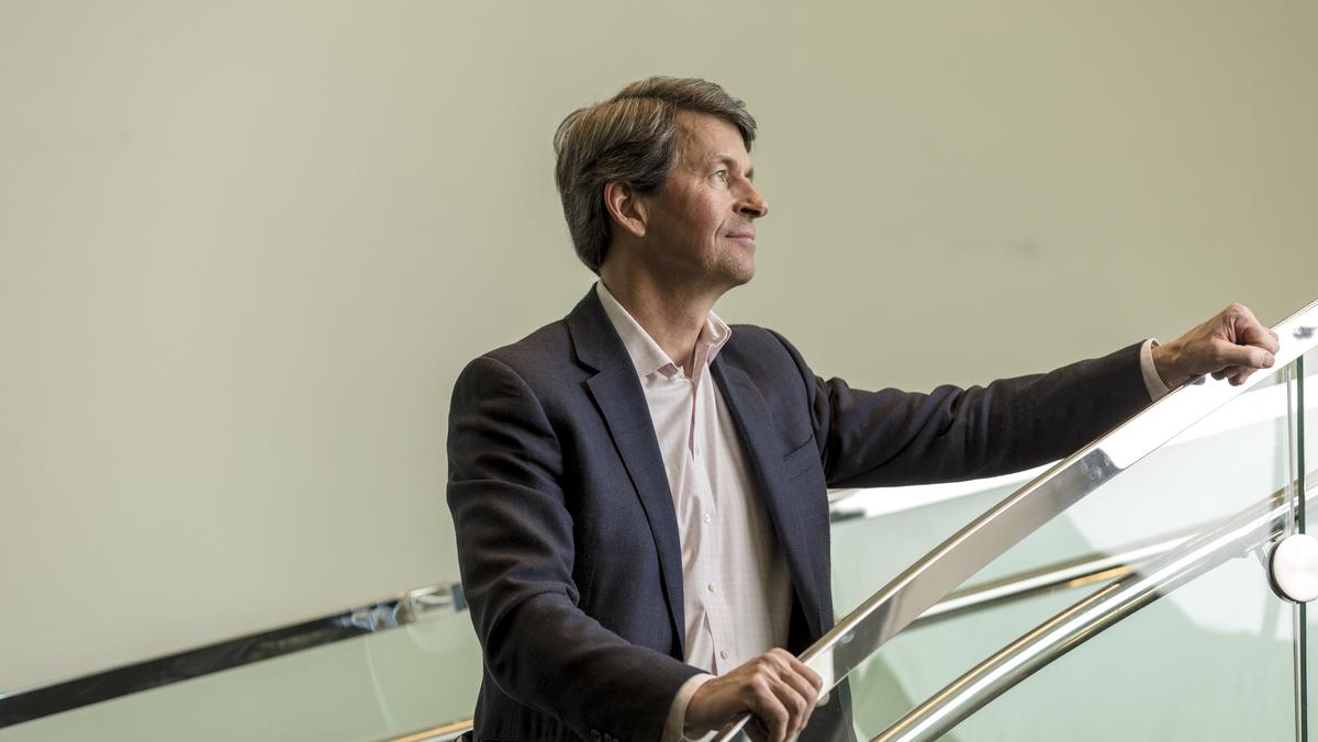 Here's how much Equifax will pay CEO Mark Begor in new contract ...