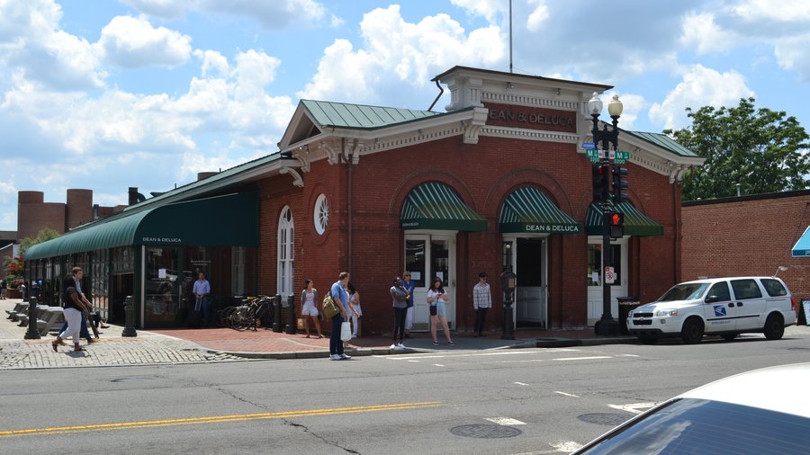 Georgetown's Dean & DeLuca will become Artists & Fleas flea market ...