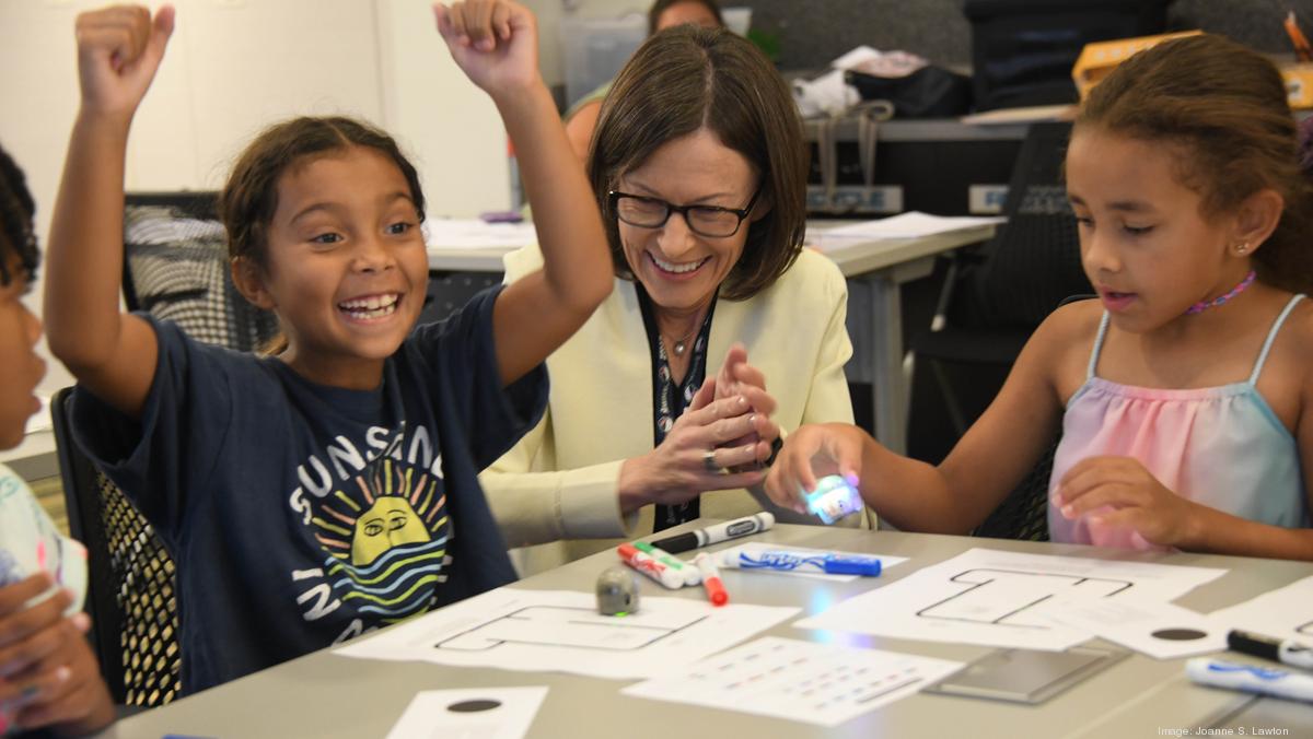 Amazon hosts Coding with Kids at D.C. office - Washington Business Journal