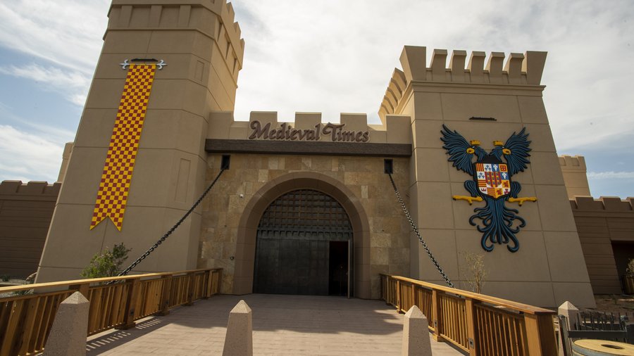 Hear ye! Hear ye! Go inside Medieval Times Scottsdale - Phoenix ...