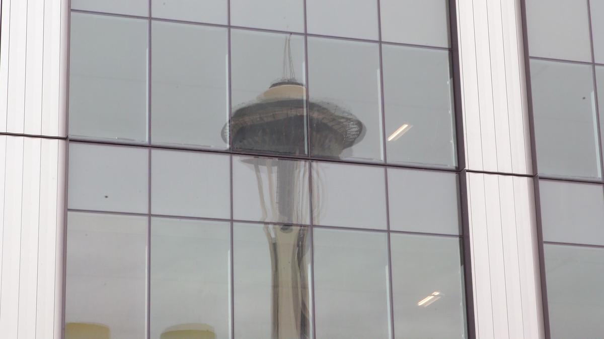 Apple expands in Seattle ahead of new office near Amazon's HQ - Puget ...