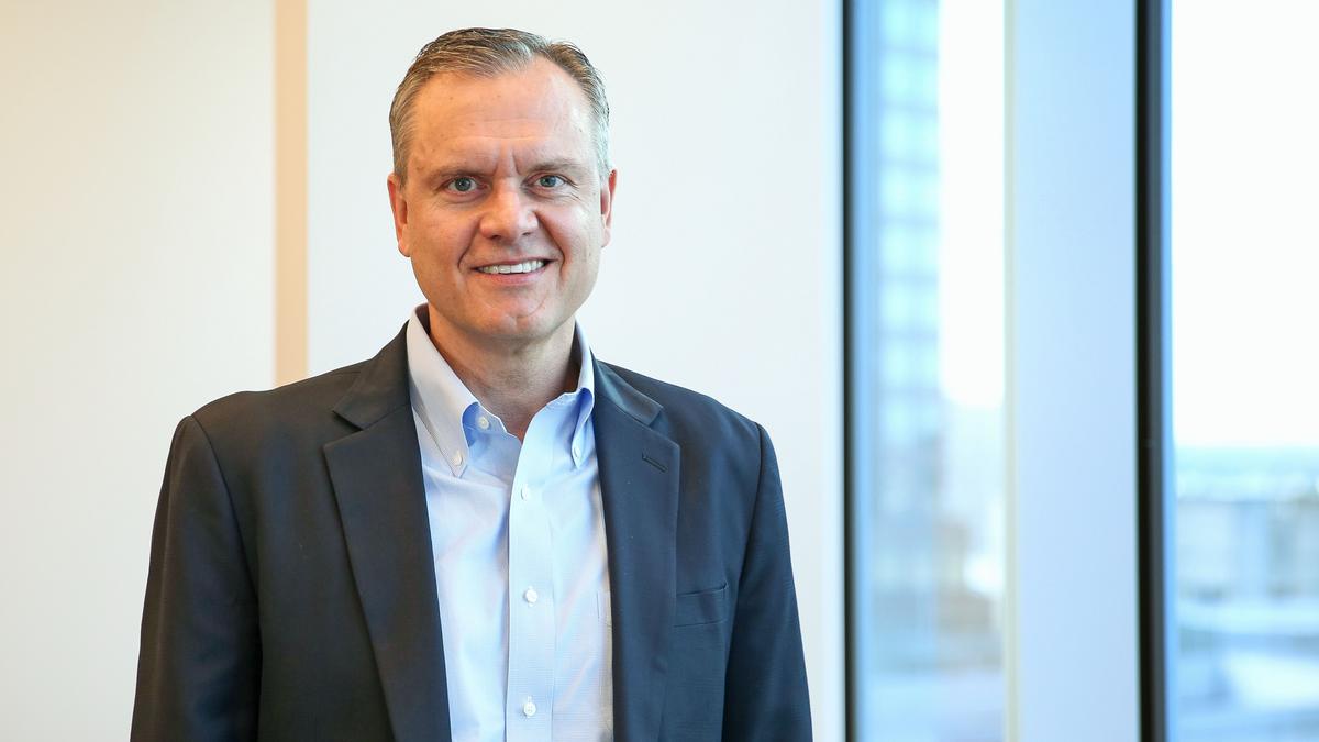 BUZZ: Honeywell CEO Darius Adamczyk talks return to offices, business ...