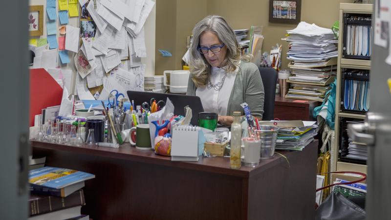 Want to boost creativity at work? Make a mess - Bizwomen