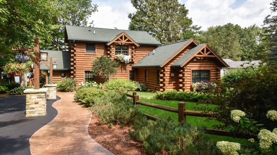 Pretty Lake dream cabin in Wisconsin is on 'lake country's best-kept ...