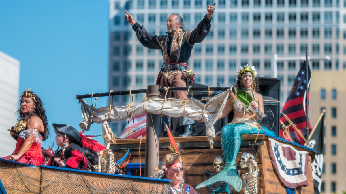 Dragon Con tales: From the 'Marriott Carpet Cult' to football bullies ...