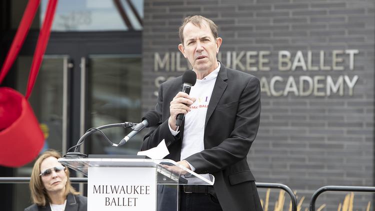 Milwaukee Ballet will present limited capacity 'Nutcracker' at 3rd Ward ...