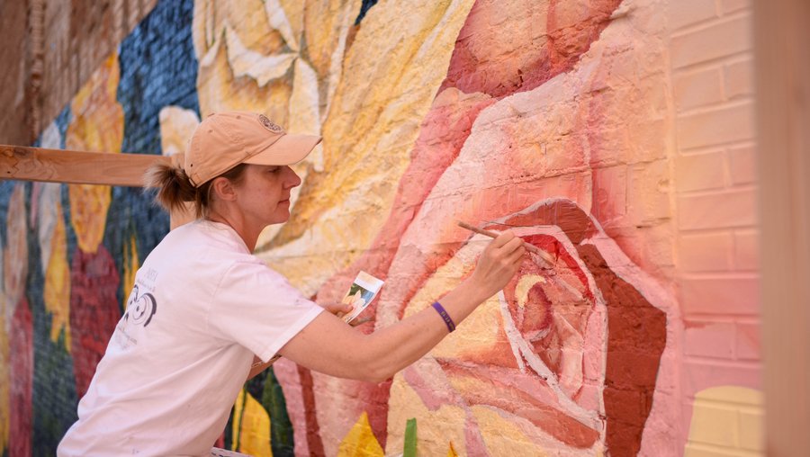 Springfield's new rose mural downtown - Dayton Business Journal