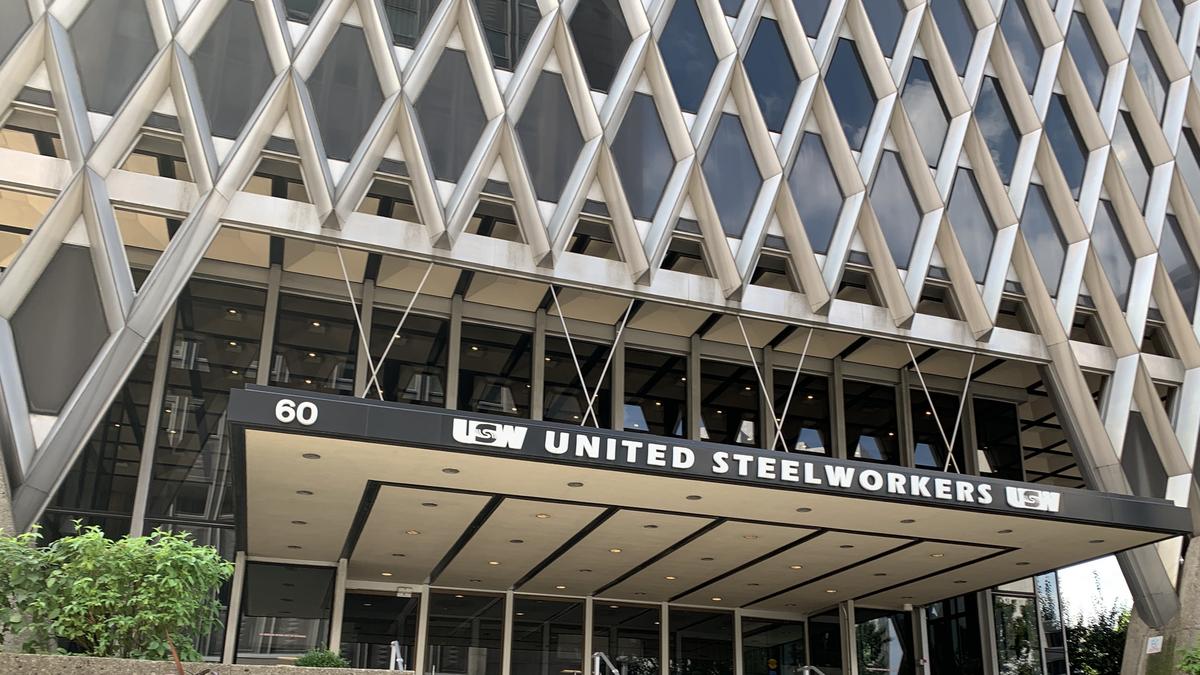 USW supports Tesla workers citing discrimination - Pittsburgh Business ...