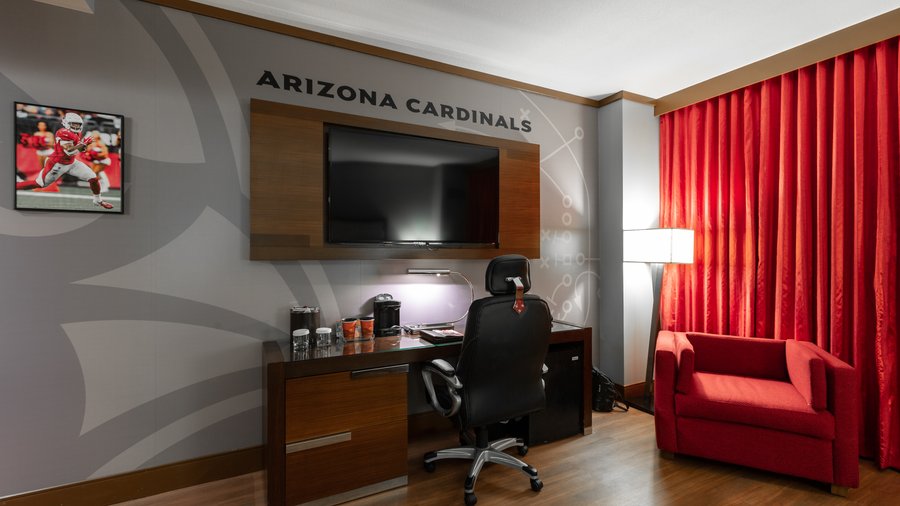 New sponsorship means Arizona Cardinals-branded rooms at Gila River ...