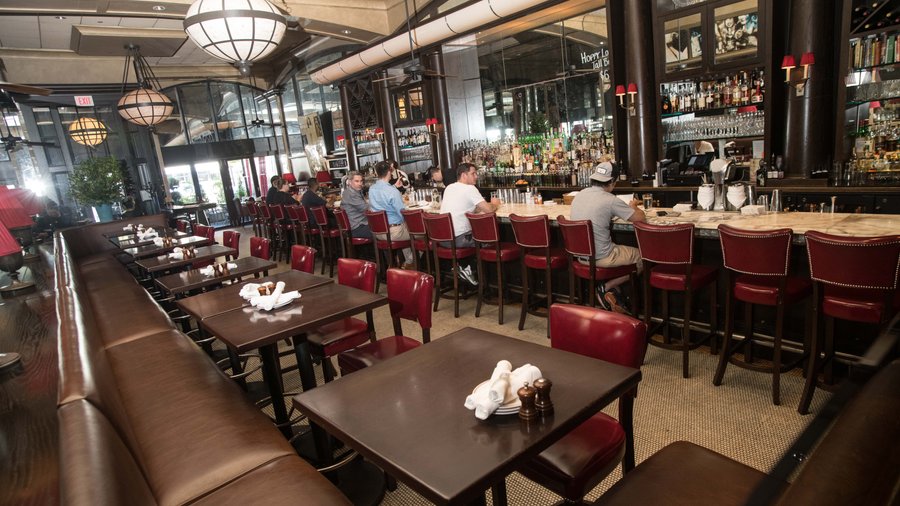 Mass. restaurant Q1 revenue dropped 21% - Boston Business Journal