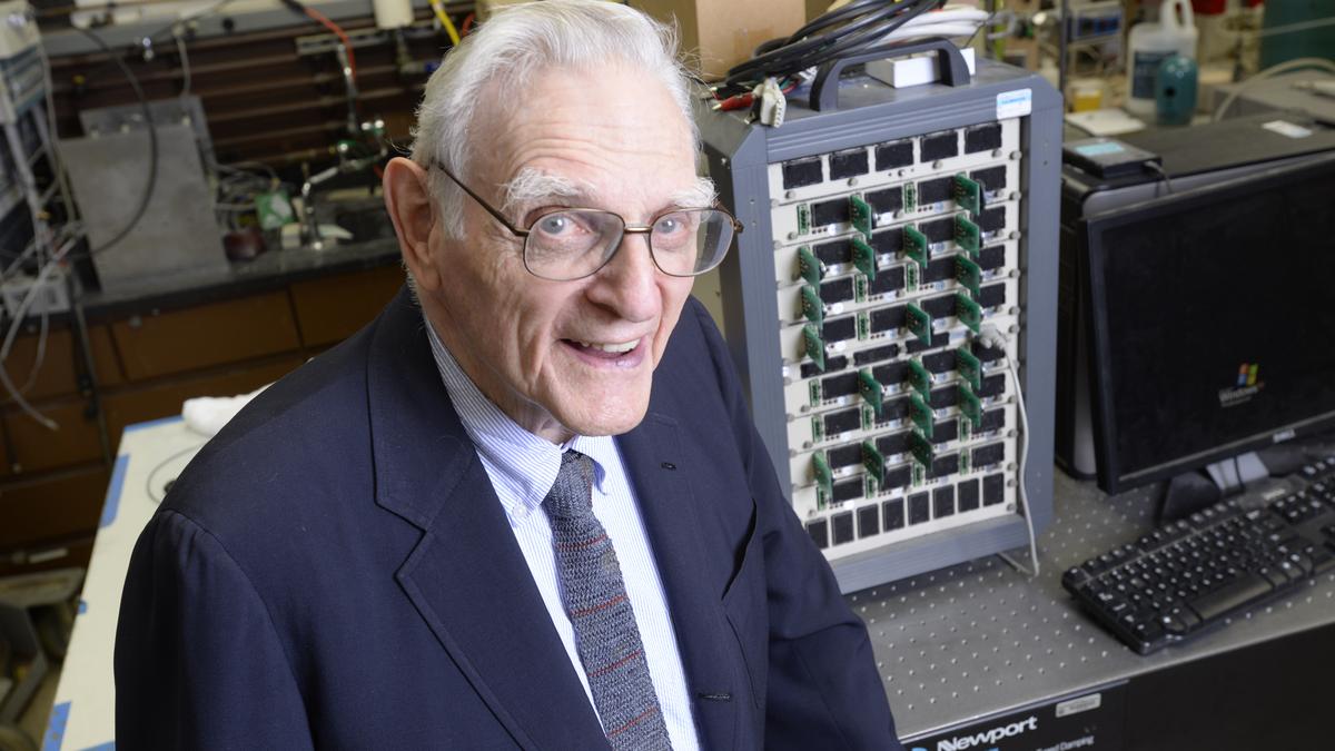 UT's John Goodenough, inventor of lithium-ion batteries and Nobel Prize ...